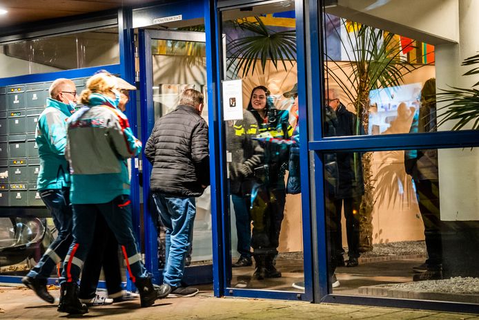 Bewoners Geëvacueerd Na Brand Bij Flat In Helmondse Venuslaan Helmond