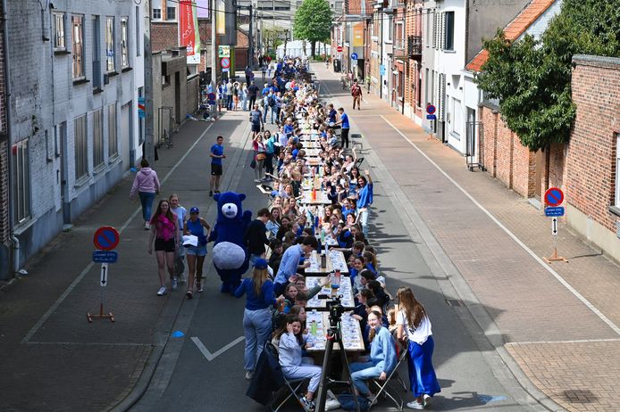 Barnum palmt Stokerijstraat in met gezonde picknick | Roeselare | hln.be