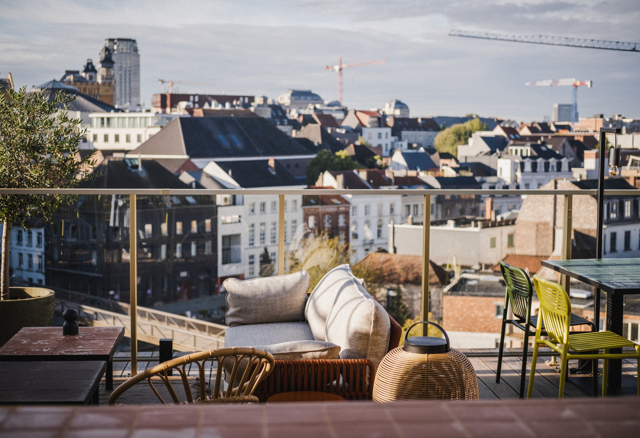 IN BEELD. Nieuwe rooftopbar geopend in hartje Gent: cocktails, oesters ...