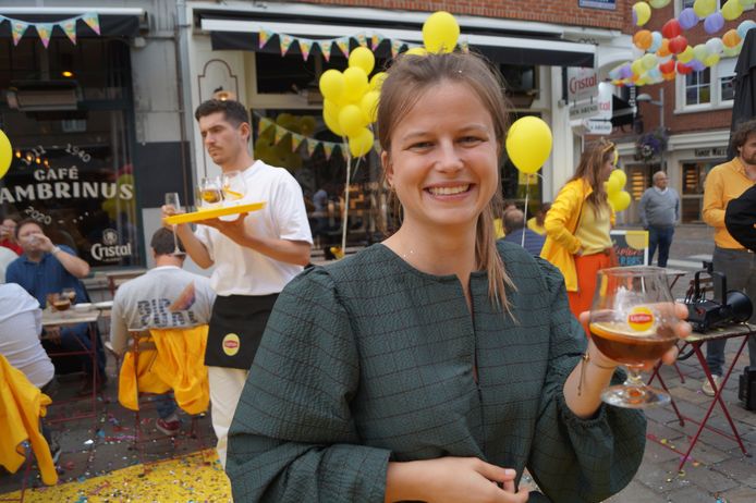 Cafébazin Lieze (25) heeft mooiste terras van België en Luxemburg en ...