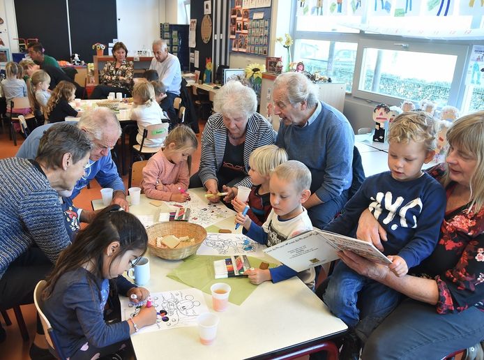 Opa- en omamiddag op De Stroming in Middelburg tijdens Kinderboekenweek ...