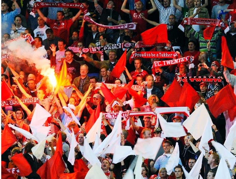 Bang voor FC Twente-hooligans | Foto | tubantia.nl