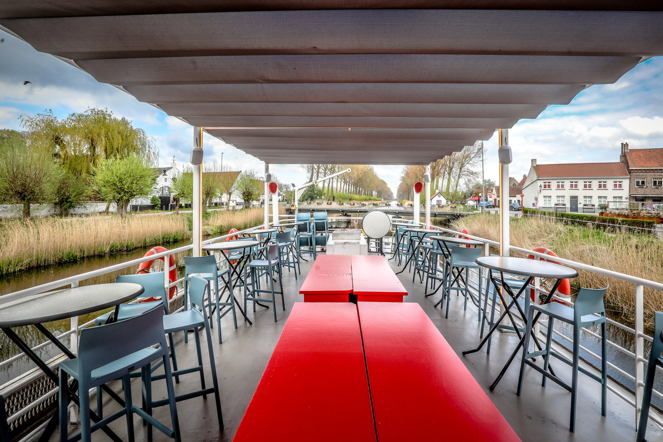 Iconische toeristenboot steekt in nieuw jasje, met dank aan ondernemer ...