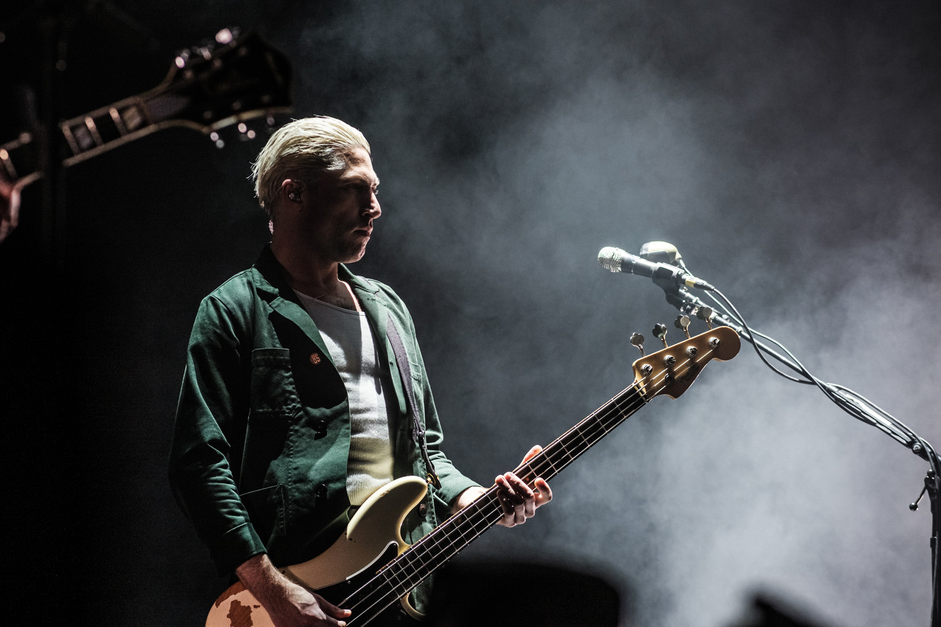 RECENSIE. Zelfs kanker krijgt Josh Homme niet kapot, Queens of the ...