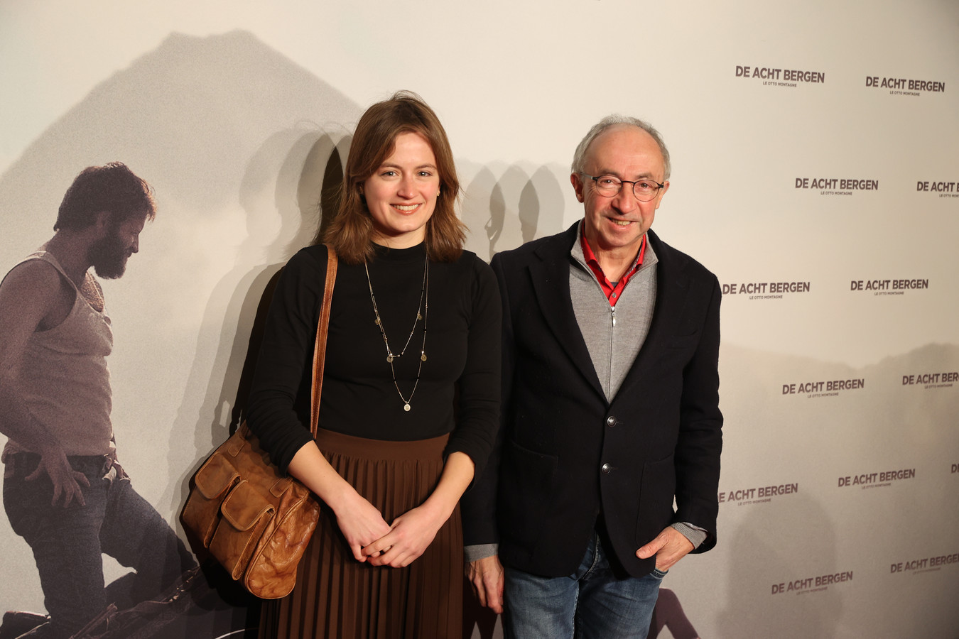 IN BEELD. Cast van ‘Zillion’ keurt ‘De Acht Bergen’ | Foto | hln.be