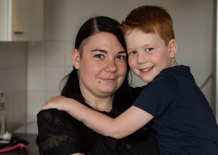 Een dag opvang inleveren? Dat is voor alleenstaande moeder Kim (29) een ...