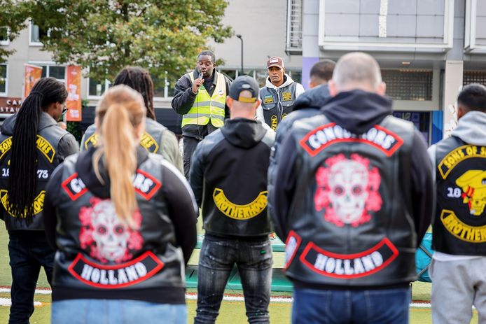 Demonstratie tegen politiegeweld na dood Remon Kalloe (42): ‘Dit mag ...