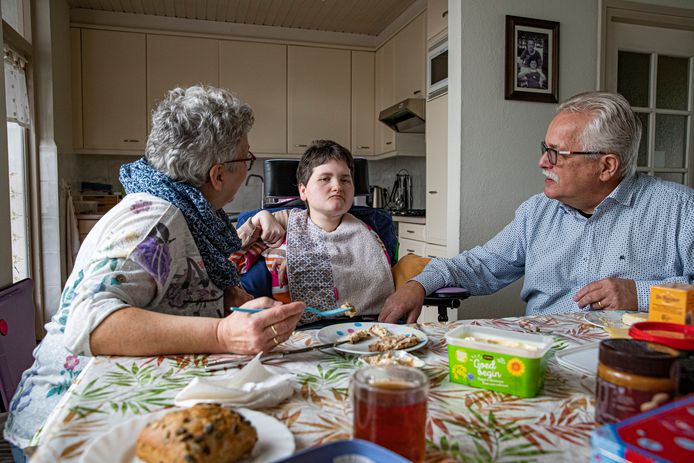 Jolijn krijgt al ruim drie jaar geen fysiotherapie van Lunet; Haar ...
