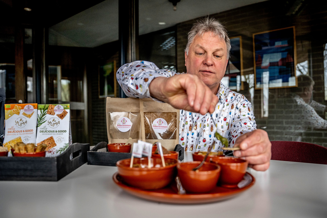 Een krekelburger of een meelwormpannenkoek, Willem wil dat we insecten ...
