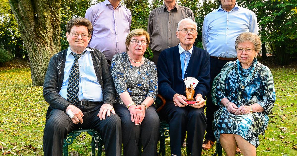 Raymond Carton beste kaarter bij seniorenvereniging Neos | Wervik | hln.be