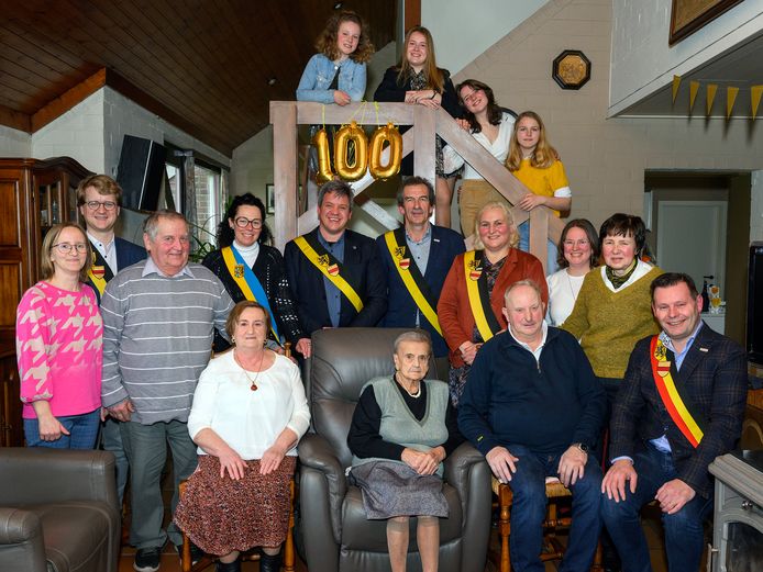 Maria Vanhoutte viert 100ste verjaardag | Wingene | hln.be