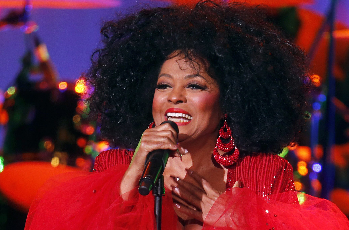 Diana Ross kondigt eerste nieuwe album in vijftien jaar aan en brengt ...