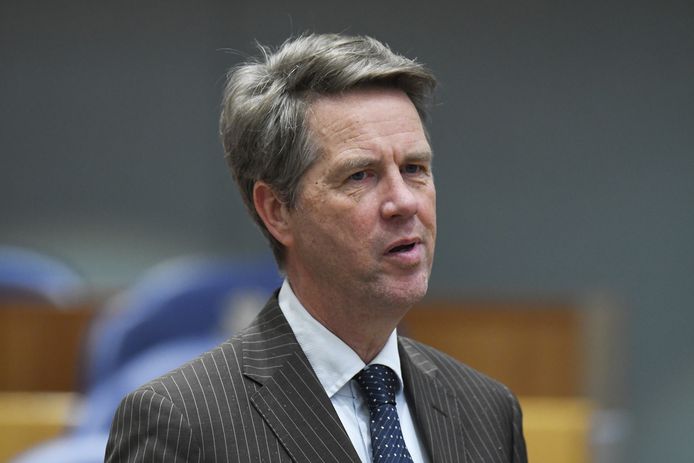 Protest op 4 mei tijdens dodenherdenking tegen Tweede Kamervoorzitter ...