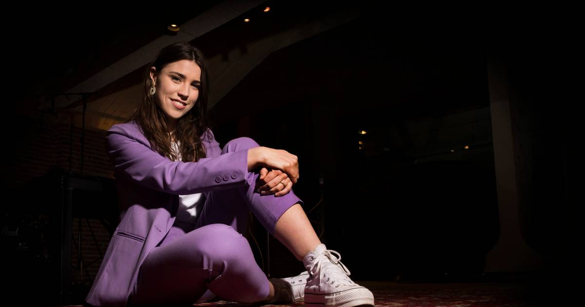 Zangeres Emma Luca (21) heeft een nieuw album: ‘Heb je het nog niet in ...