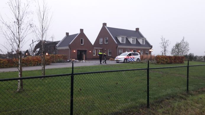 Politie: Ook vierde brand bij boer Gert is aangestoken | Dicht op het ...