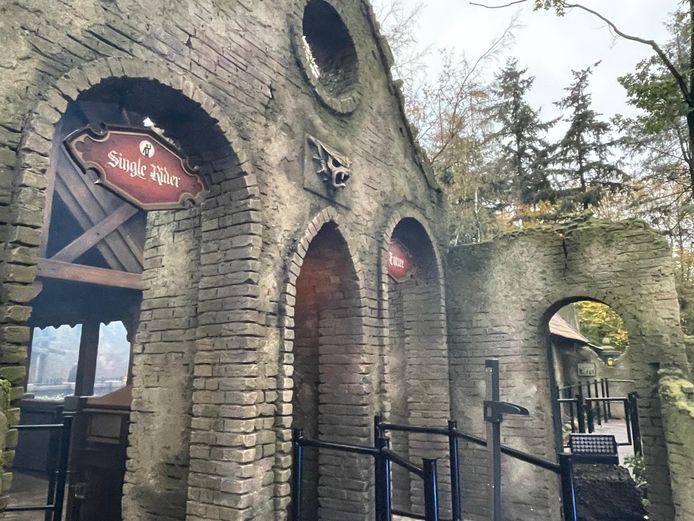 Griezelattractie Danse Macabre opent de deuren: eng voor Efteling ...