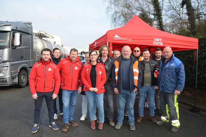 Vakbonden en personeel voeren stakingsactie aan Rendac, maar bereiken ...