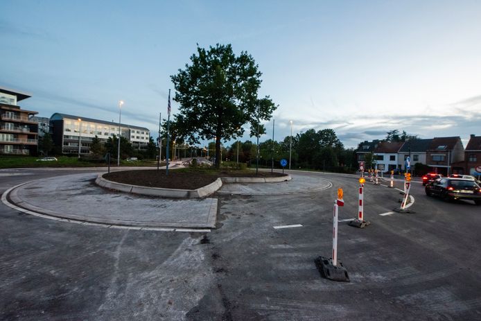 Nieuwe turborotonde na 7 maanden werken open voor verkeer: “Veiliger en ...