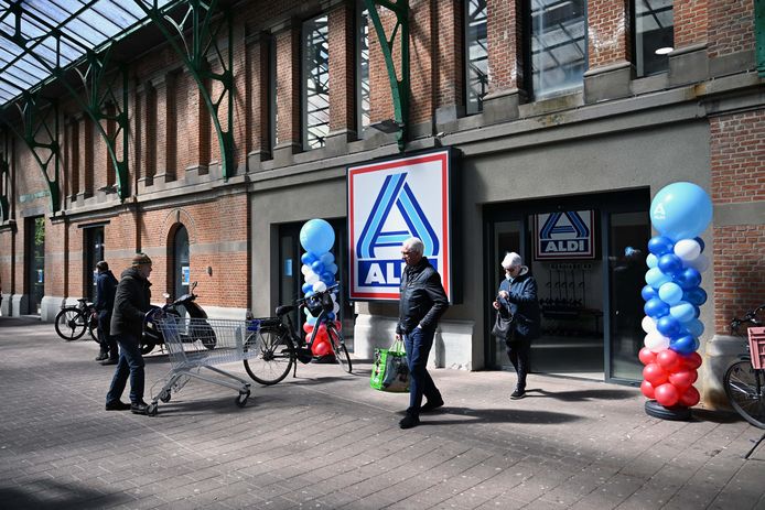 Vernieuwde ALDI in Slachthuislaan opent deuren: “Focus op verse producten” | Leuven | hln.be