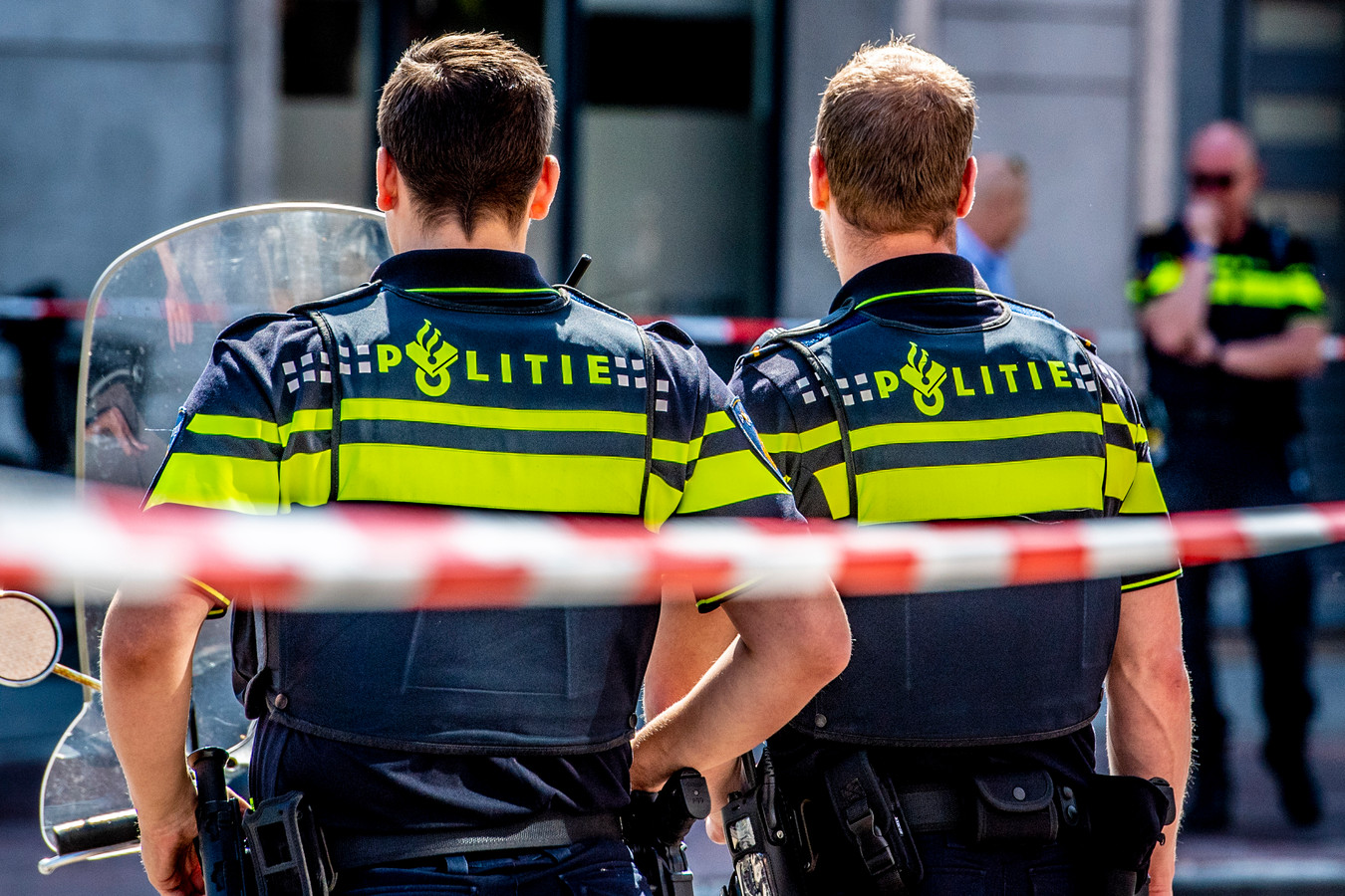 Misdaad daalt ook volgens bevolking zelf | Foto | AD.nl