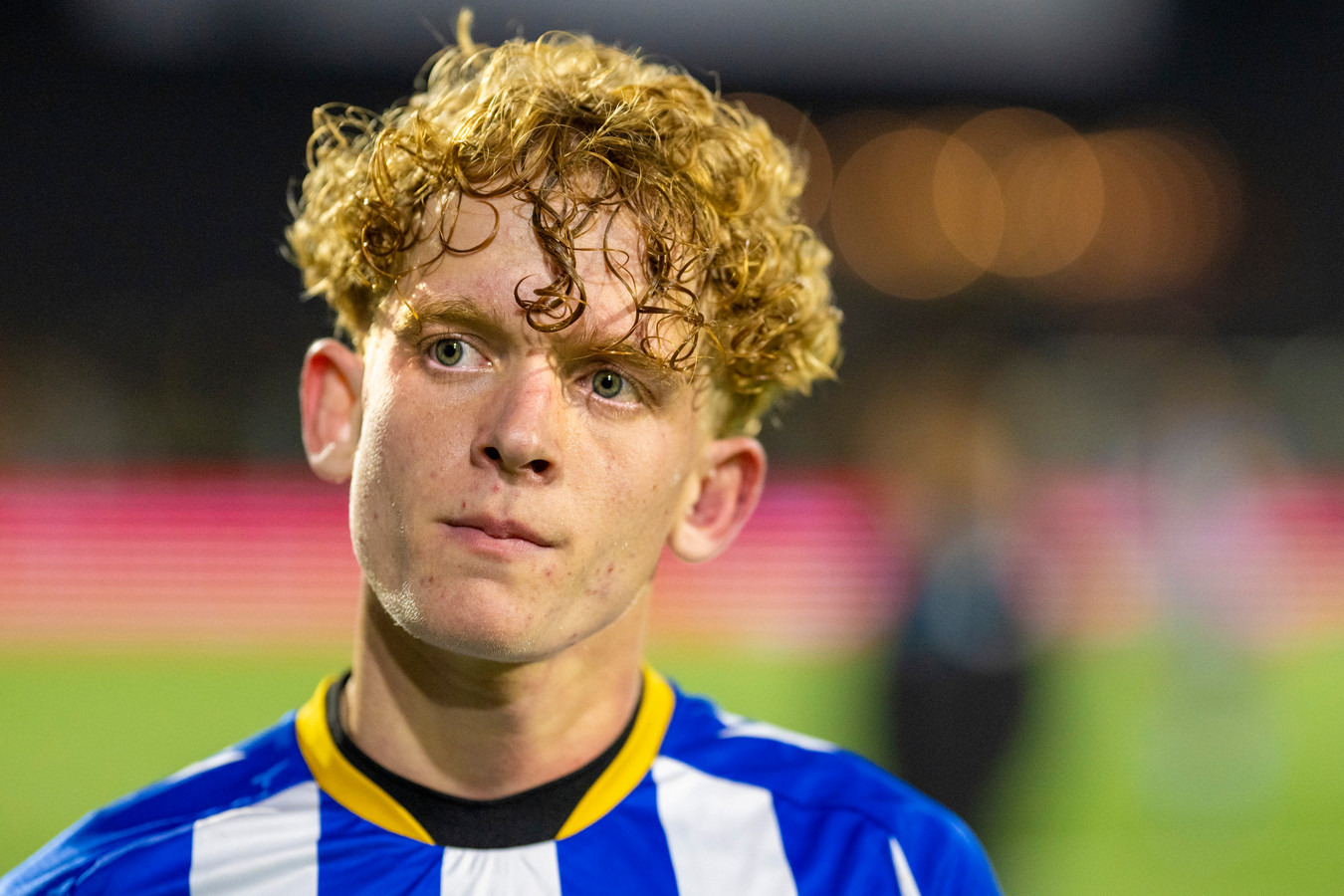 Ooit samen in de F’jes, nu sleutelfiguren in een knotsgekke Jong PSV-FC ...