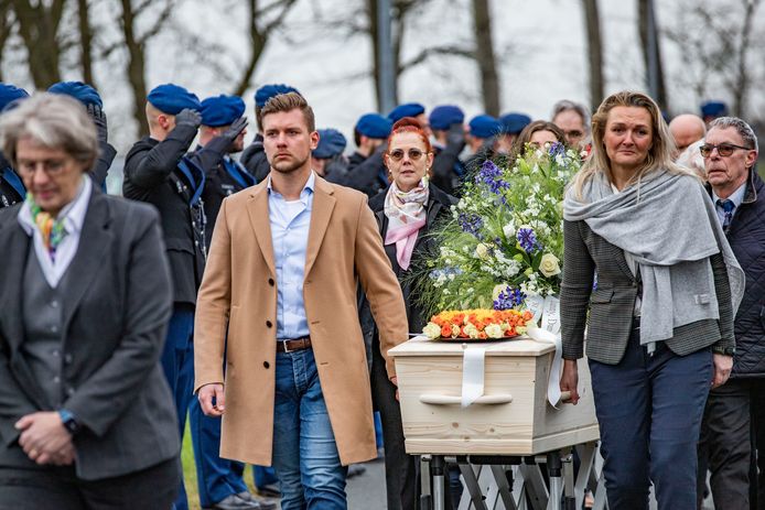 Oneervol ontslag ingetrokken van marechaussee die zelfmoord pleegde ...