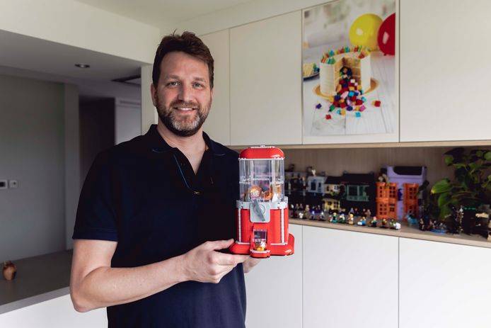 LEGO gaat kauwgomballenmachine van Rob tot nieuwe bouwset maken: “Zijn ...
