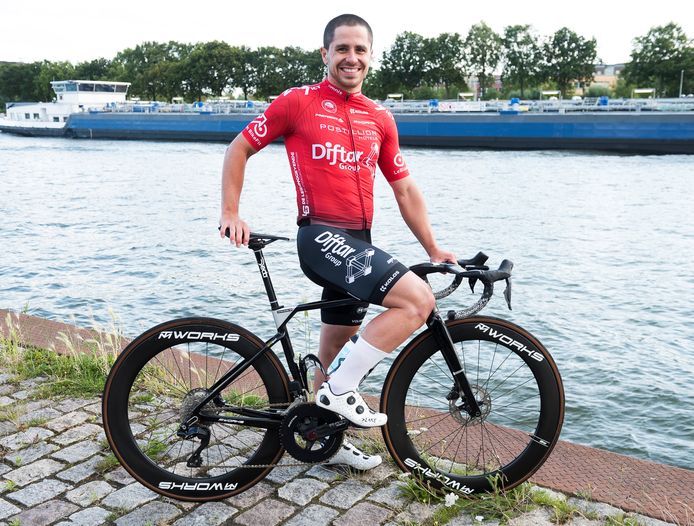 Wielerprotegé Den Braber schittert tussen continentale ploegen en zet ...