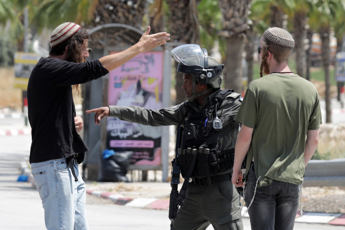 Israël pakt drie kolonisten op voor zware rellen tegen Palestijnen ... Israël pakt drie kolonisten op voor zware rellen tegen Palestijnen ...