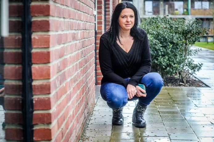 Allemaal beestjes in Assebroek, waar duizenden larven de wijk teisteren | Brugge | hln.be