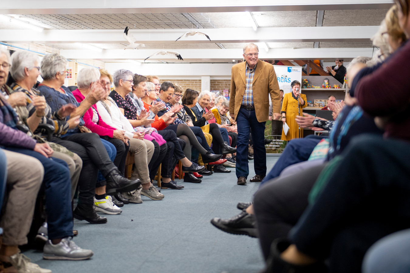 Opbrengst modeshow Dorcas Nijverdal voor allerarmsten in Oekraïne ...