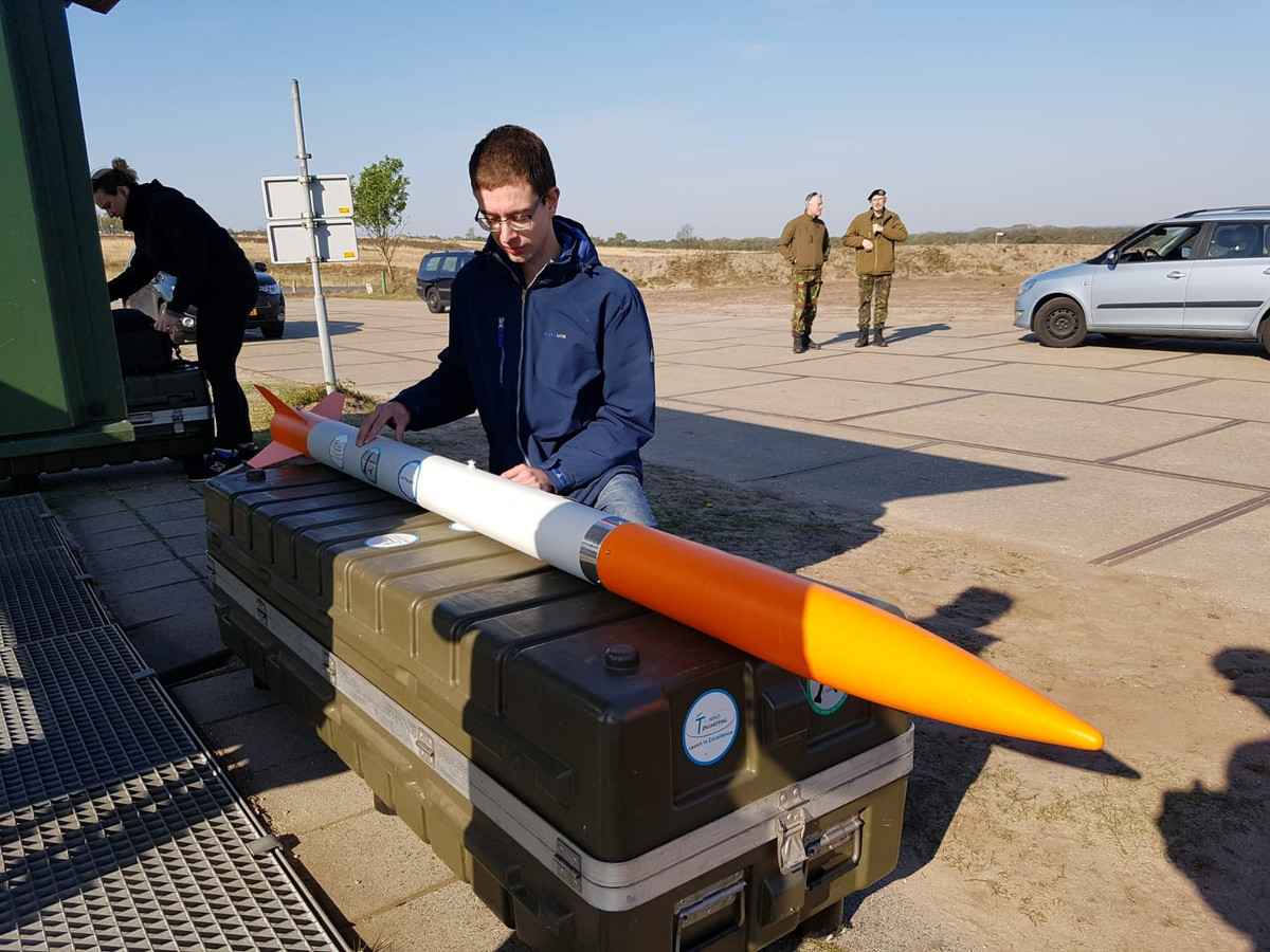 Leger lanceert drones met raketten | Foto | AD.nl