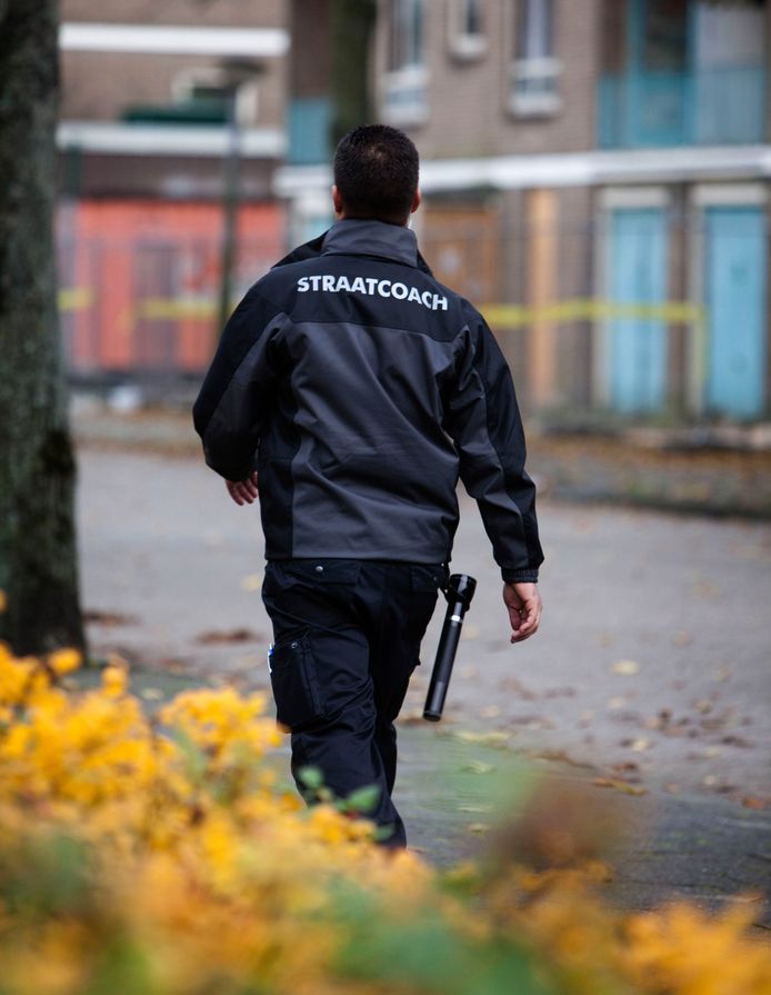 Taakstraf voor steken straatcoach met schroevendraaier | Amsterdam | AD.nl