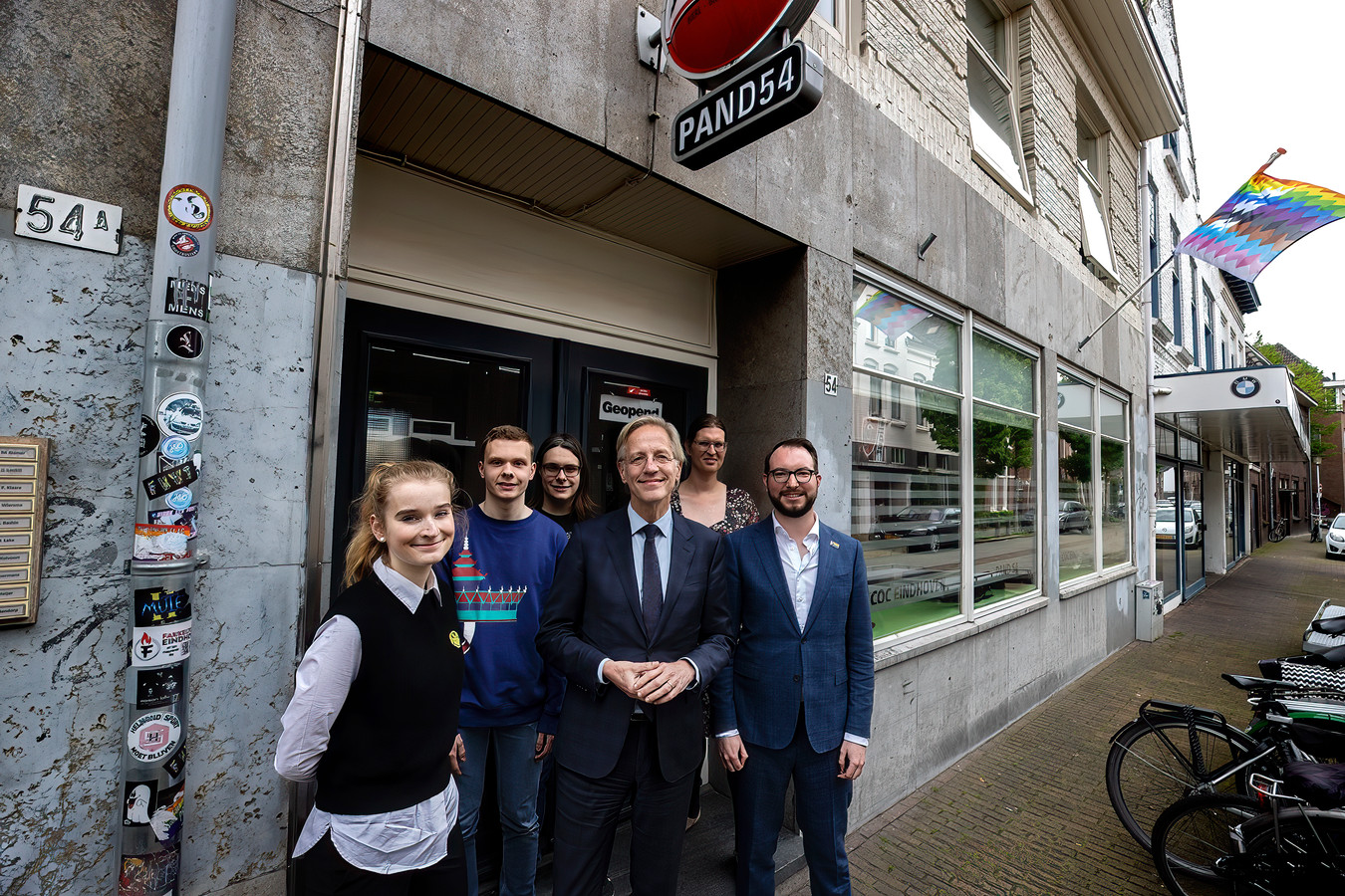 Emancipatie-minister Robbert Dijkgraaf steekt COC hart onder de riem ...