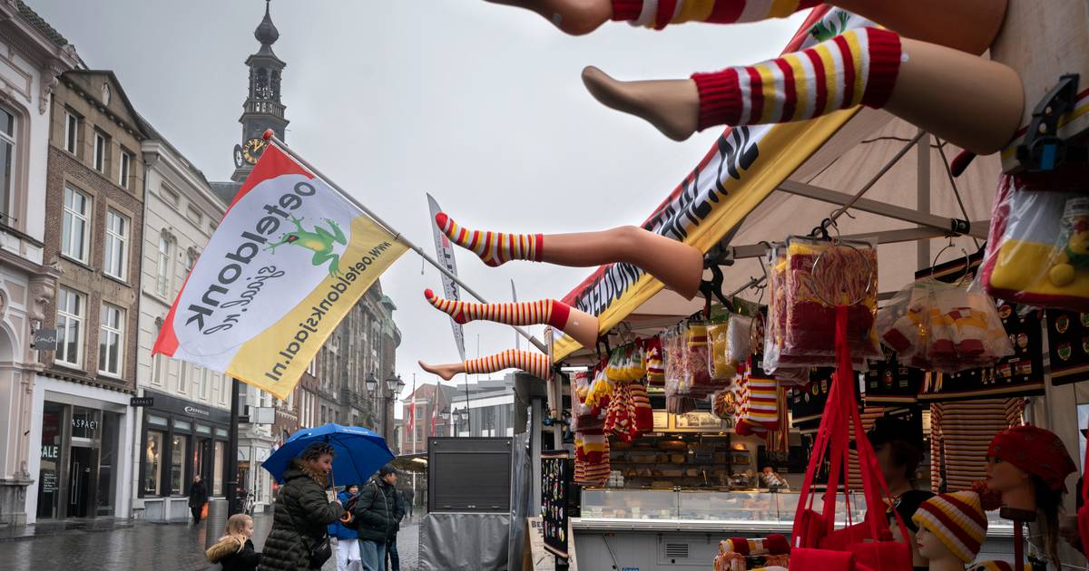 Warenmarkt voor carnaval geschrapt: ‘De flesjes Flügel vlogen over de ...