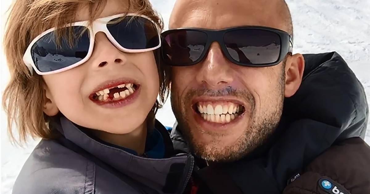 Staf en Beau Coppens hebben nieuwe manier gevonden om tand te trekken ...