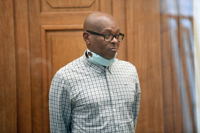 James Ololo (58) krijgt 25 jaar cel voor doden partner met drie ...