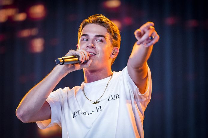 Antoon moet shows schrappen vanwege stemproblemen | Show | gelderlander.nl