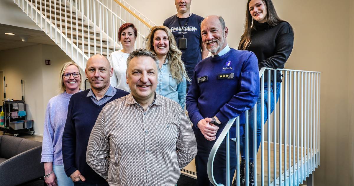 Politie Oostende heeft 13 medewerkers die opgeleid zijn om slecht nieuws te brengen: “Je duwt op ...