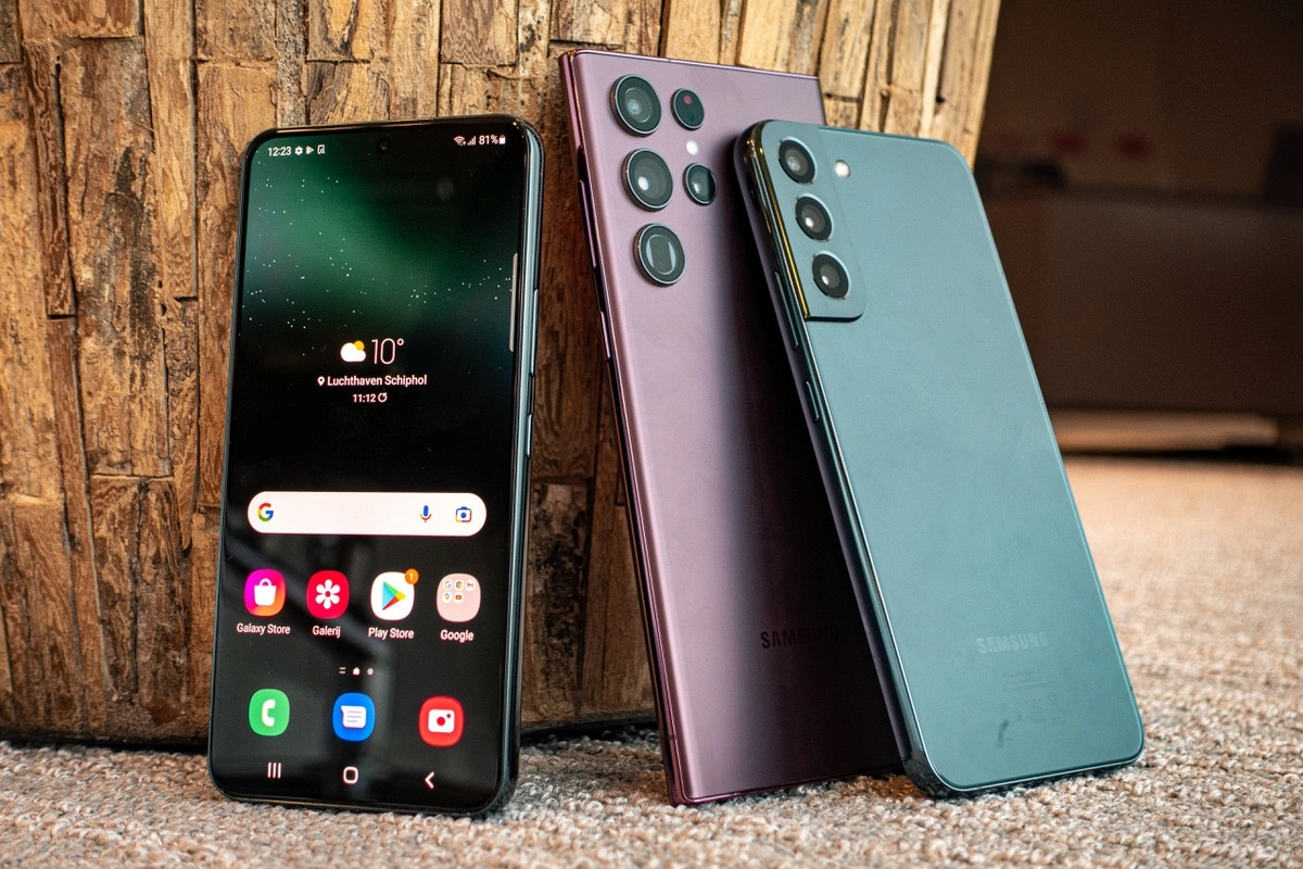 Samsung heeft drie nieuwe telefoons, waarvan één er compleet anders ...