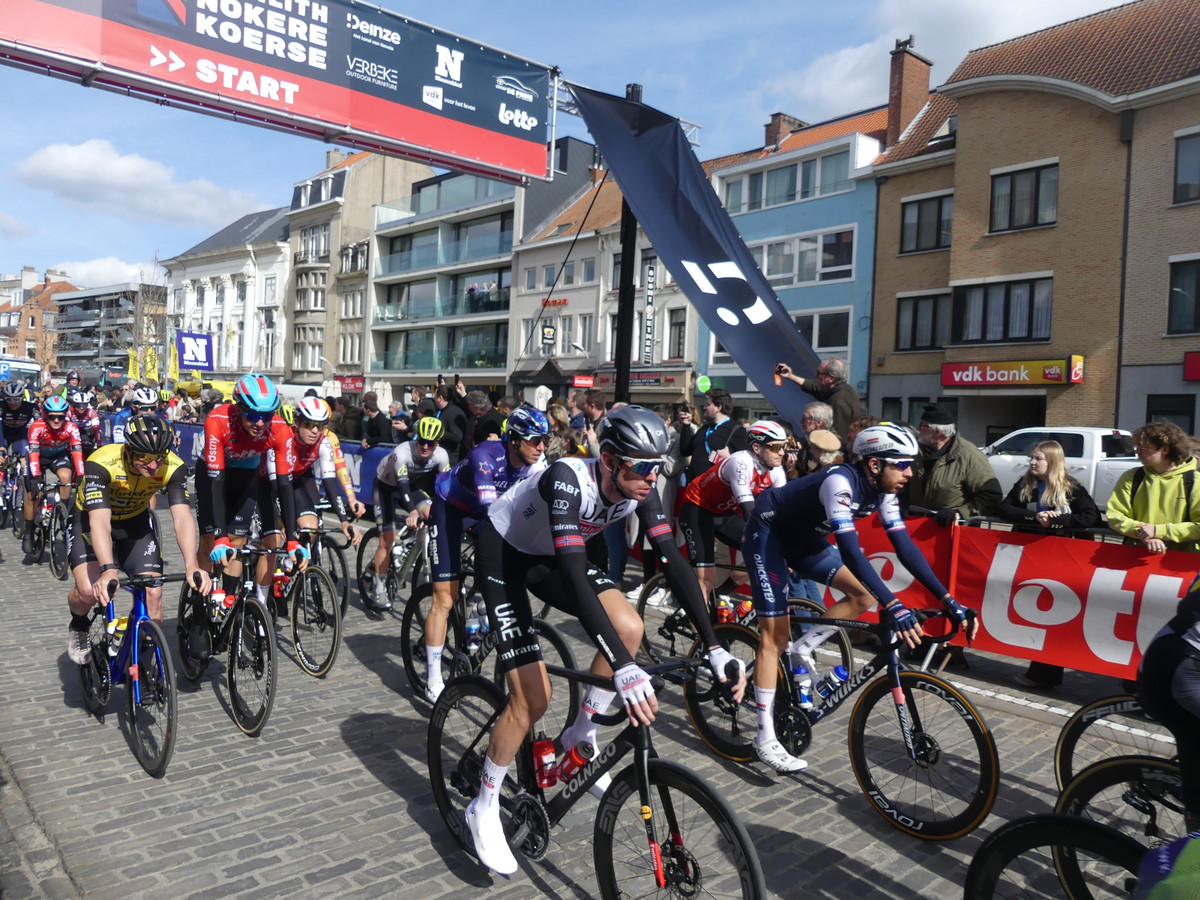 FOTO. Nog meer volk voor start van de mannen op Nokere Koerse | Foto ...