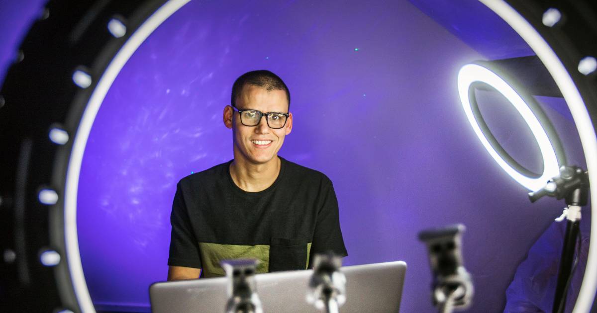 Samad (34) maakt dagelijks Arabisch journaal op TikTok: ‘WK-rellen ...