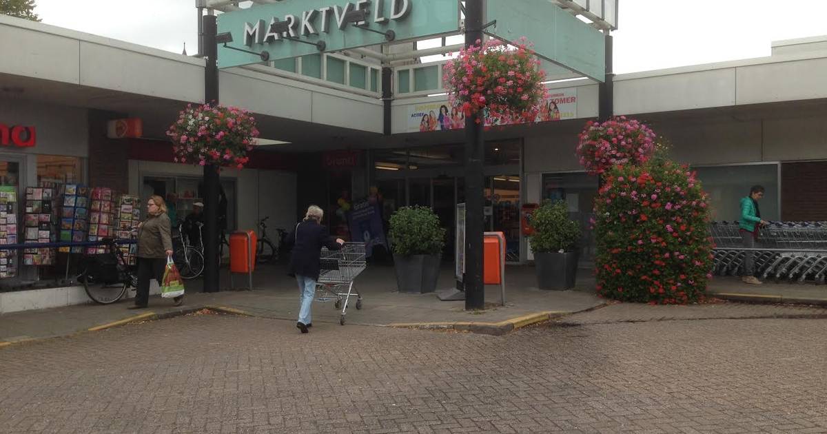 Overdekt winkelcentrum Marktveld in Vught gaat bijna helemaal plat ...