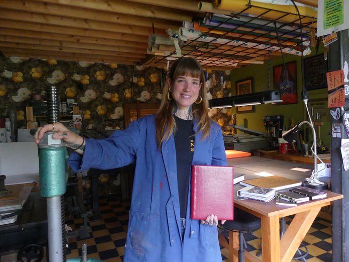 Boekbindster Marlies Dekimpe (29) is laureate van Ambacht in de Kijker: “In tijden waarin alles ...