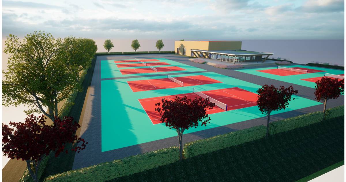 Eerste paal voor nieuw sportpark Swanladriehoek de grond in | Zuidplas | AD.nl