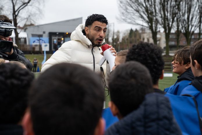 Touzani, de straatvoetballer bevriend met Ronaldo, en zanger Metejoor ...