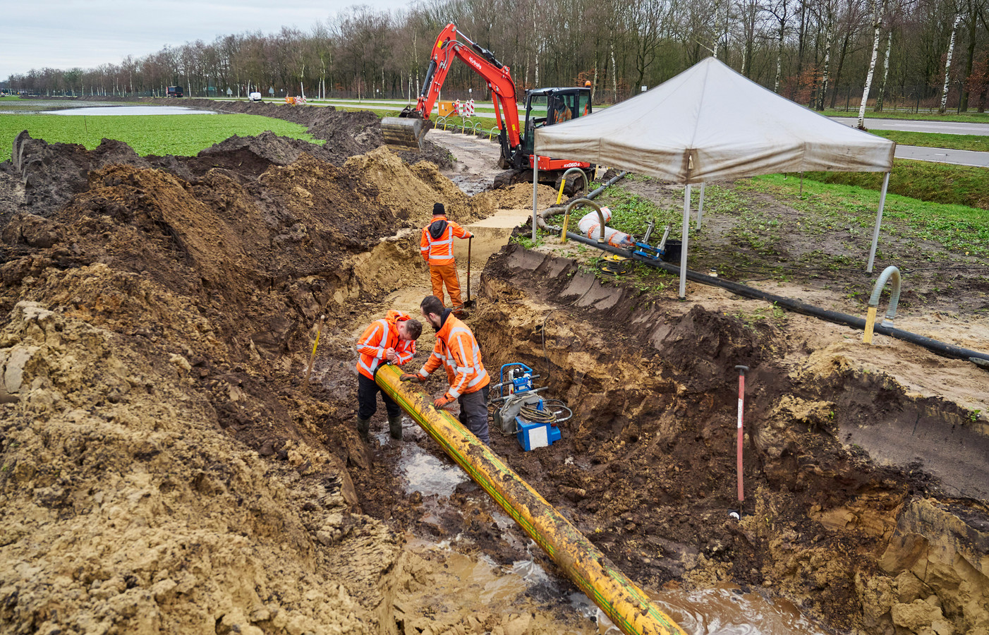 Een spaghetti aan kabels en leidingen in de grond, maar niet voor ...