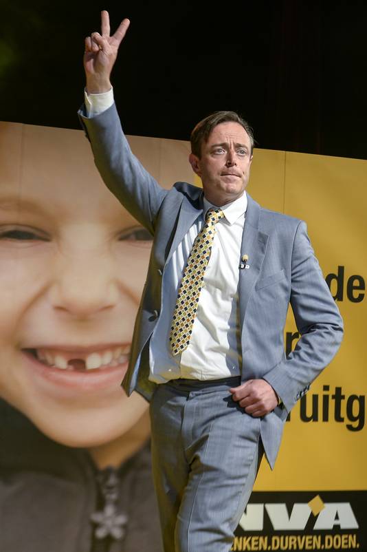 De Wever noemt Sander Loones als opvolger: "Dit zou hem écht weleens ...