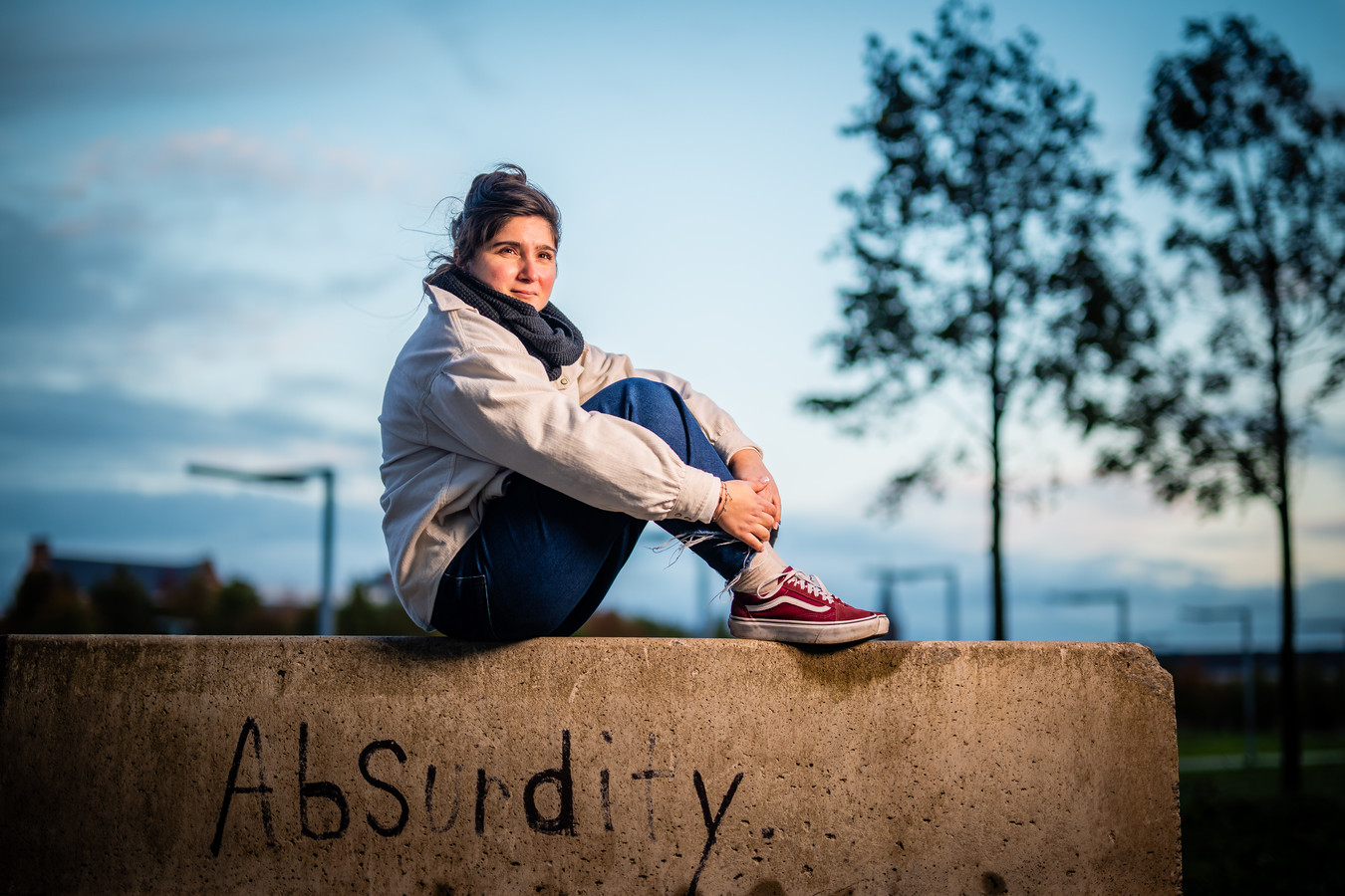 Ebru (35) overleefde als enige de roofmoord op het gezin van haar verloofde: “De kogel ontplofte ...