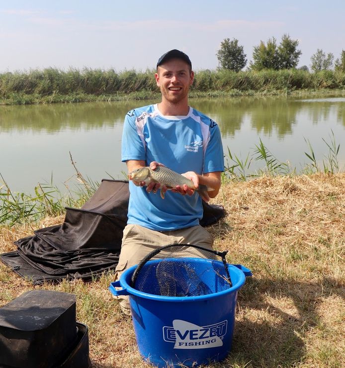 Wereldkampioen Jeffrey (24) uit Woudenberg vangt 180 vissen in vier uur ...